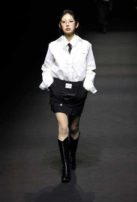 포토 2025 Fw서울패션위크 ‘데일리미러 컬렉션 이데일리