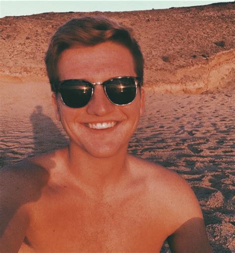 Missing The Beach R Gayrateme