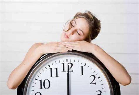 秋天睡眠有诀窍规律睡眠能养生