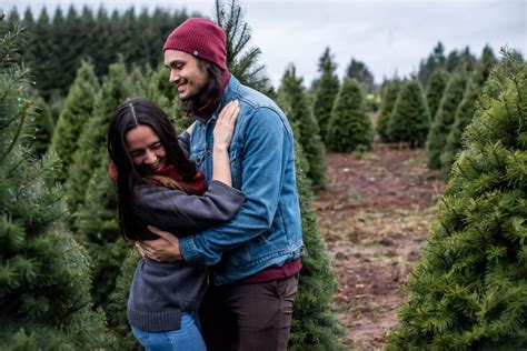PNW Tree Farm Couples Session Natalia Burrows Photography Crawford Family Motherhood
