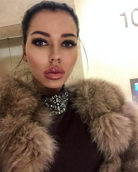 Glossy Cock Socket Scrolller