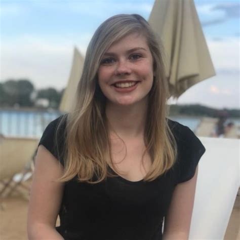 Michelle Auerbach Vertriebsassistentin Hft Hebe Und Fördertechnik