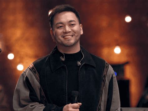 Sofronio Vasquez Delivers A Stunning Performance Of The Way We Were And