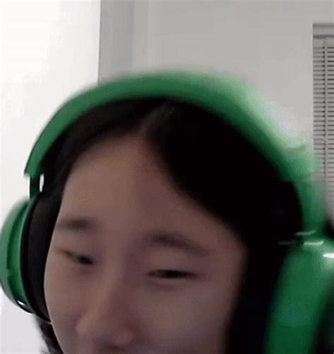 [non Nsfw] Who Is This Twerking Asian Girl 1768111 ›