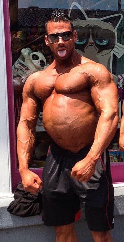 Bodybuilders Jacking Tumbex