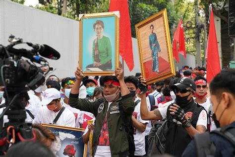 အာဏာသိမ်း ၂ နှစ်ပြည့် ထိုင်းရောက် မြန်မာများ စစ်အာဏာရှင် ဆန့်ကျင်ဆန္ဒပြ