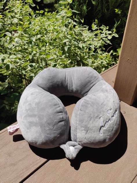 Дорожня подушка валик рогалик під шию 27х26х12 см Сіра 1701 купити онлайн на Rozetka