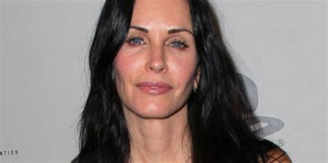 Courteney Cox Is Into Looks But Loves Wearing No Makeup Yourtango