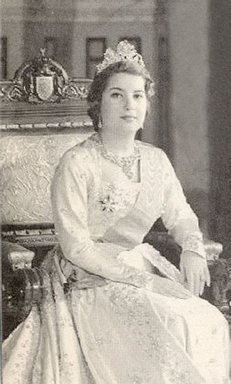 Queen Narriman Suite Dahbiya Nile Cruise Luxury Nile Cruise