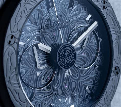 هوبلو تصدر ساعة فيوجن كونفيوجن كونجراف التي تمثل أناقة اللون الأسود من