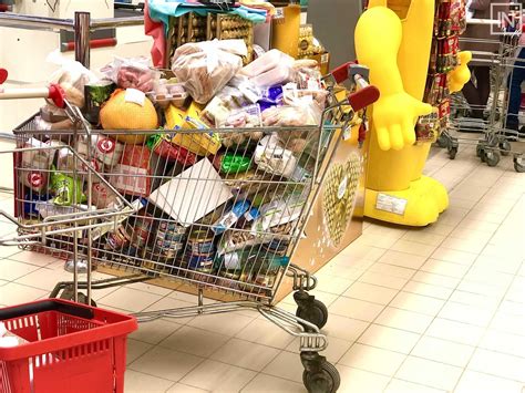 Как нас заставляют покупать в магазинах ЯПлакалъ