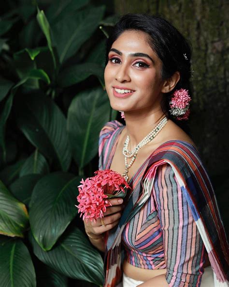 Deepti Sati Scrolller