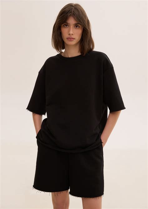 Футболка тринитка чорна