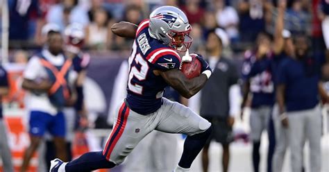 Treveyon Henderson Is Nfl Star Who Ran For 100 Yard Td Football