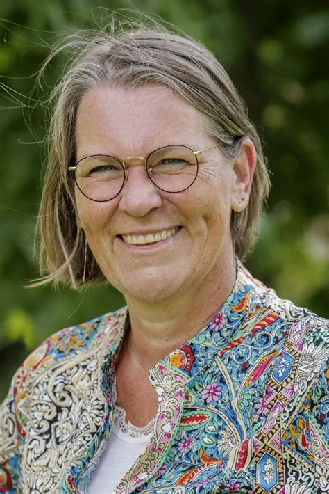 Esther Velner Eligant Lyceum