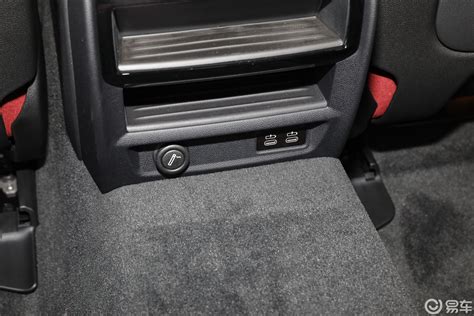 【宝马5系改款二 530li Xdrive M运动套装后排充电口图片 汽车图片大全】 易车