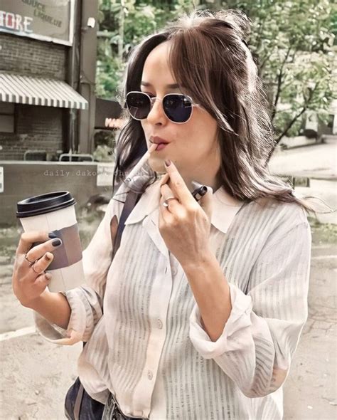 Dakota Johnson R Femalecelebssmoking