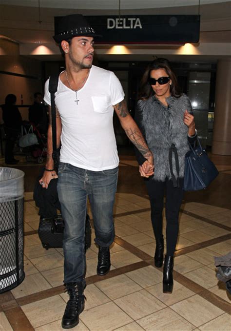Clear Port Cup Cakin Eva Longoria Hits Lax Holding Hands