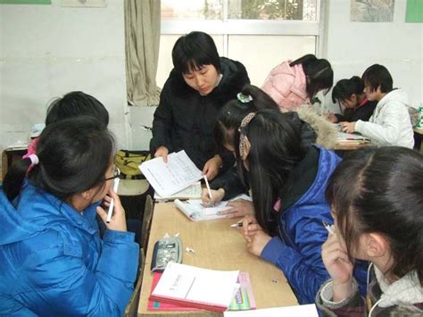 我校高二年级第三轮研究性学习顺利开题 西安交通大学附属中学雁塔校区