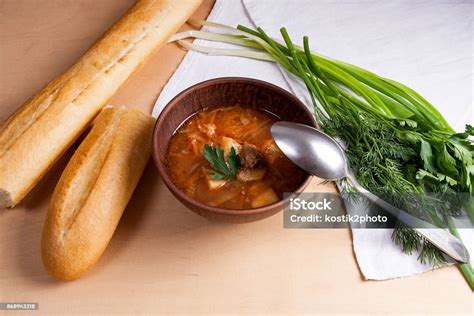 러시아전통적인 우크라이나 및 러시아 빨간 사탕 무 수프 감자 요리에 대한 스톡 사진 및 기타 이미지 감자 요리 건강한 식생활 곡초류 Istock