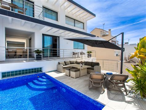 Spectacular Villa With Private Pool Barbecue Terrace And 5 Bedrooms