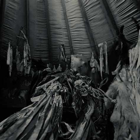 Maitsetseg Зүгээрээ гээд гаднаа инээсэн ч Ариач дээ гээд дотроо би уйлдаг Зайл гэж хэлсэнч