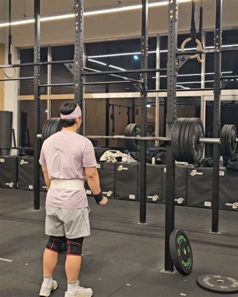 승극이의 크로스핏 일지🏃‍♀️🏋‍♂️🤸‍♂️ 첫줄 오랜만에 찐 운동영상🏋‍♂️🏋‍♂️ 매3분마다 프런트스쾃3개씩 5셋 215lb 1분on1분off×5라운드