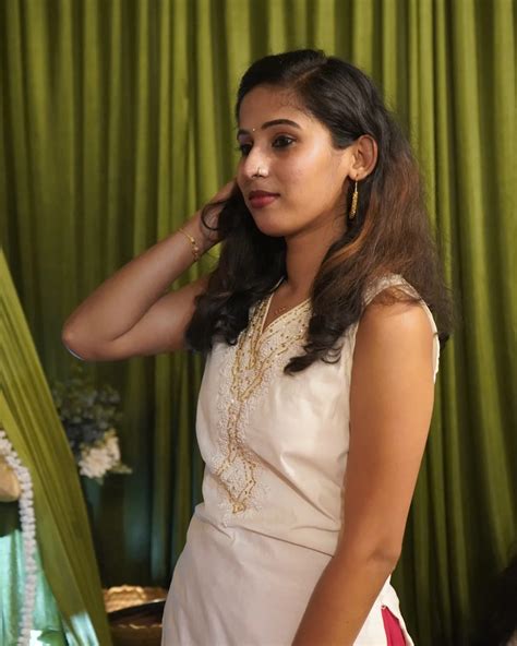 Sneha Suresh Snehasuresh • Instagram Photos And Videos