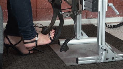 The Pedal Laboratory Kim Chi Evaluates Shoes For Driving Mp4 1080p