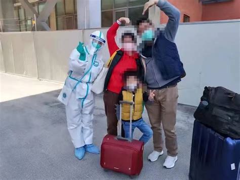 身处一地却不能相见一家人得到了两家医疗队的照顾 隔离 妈妈 患者