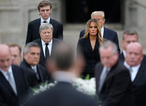 Била је оличење елеганције и грациозности МЕЛАНИЈА ТРАМП сахранила мајку БИВША ПРВА ДАМА С