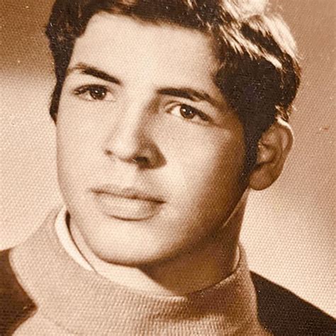 لا تنسوه من دعائكم هشام الحلو الانسان الخلوق الجميل صاحب القلب الطيب