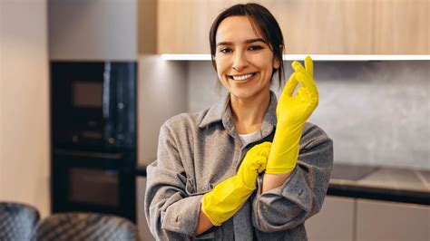 Low Effort Things Happy People Do Once They Learn To Protect Their Peace YourTango