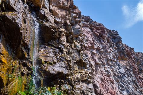 화강암 돌의 채 석 장 오픈 구 덩이 마이닝의 화려한 보기 프로세스 생산 돌 그리고 자갈입니다 채 석 장에서 지 하 수입니다 거친에 대한 스톡 사진 및 기타 이미지 Istock