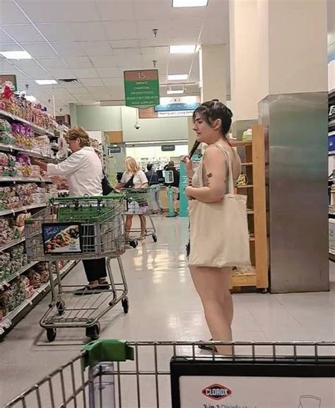 Flashing In The Aisle Scrolller
