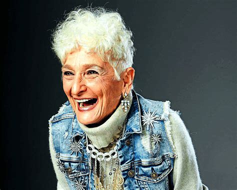 Quién Es Hattie Retroage La Anciana Que Busca Hombres En Tinder