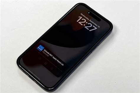 why the iphone s always on display is better than the best android