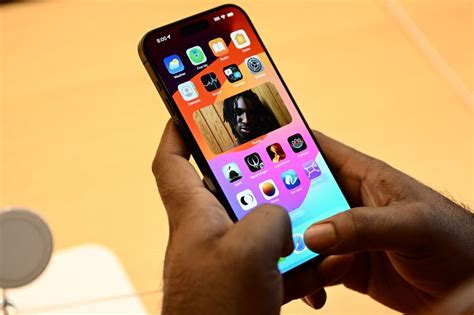 Apple Is Taking Extra Care With ‘ambitious Ios 18 Update R Technology