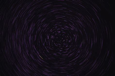 추상 배경입니다 빛나는 소용돌이 우아한 빛나는 원 라이트 링 파티클을 촉발시 공간 터널 다채로운 타원 글린트 구 밝은 테두리 에너지 볼 과학에 대한 스톡 사진 및 기타