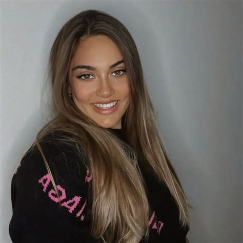 𝓢𝓸𝓯𝓲𝓪 𝓕𝓮𝓻𝓻𝓪𝓻𝓲 Ssofiaferrari • Threads Say More 𝓢𝓸𝓯𝓲𝓪 𝓕𝓮𝓻𝓻𝓪𝓻𝓲 Ssofiaferrari • Threads Say More