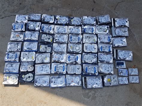 25년 2월 중고서버매입 가격 컴퓨터폐기 노트북 버리기 Pcb Fpcb 수거 Bga Ic 칩셋 매입 반도체 전자부품 매입 재활용 가격 도시광산 업체 하드디스크 파쇄 천공