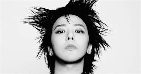 지드래곤 11년 5개월 만에 정규 3집 앨범 ‘위버맨쉬 앱 전용 앨범 발매