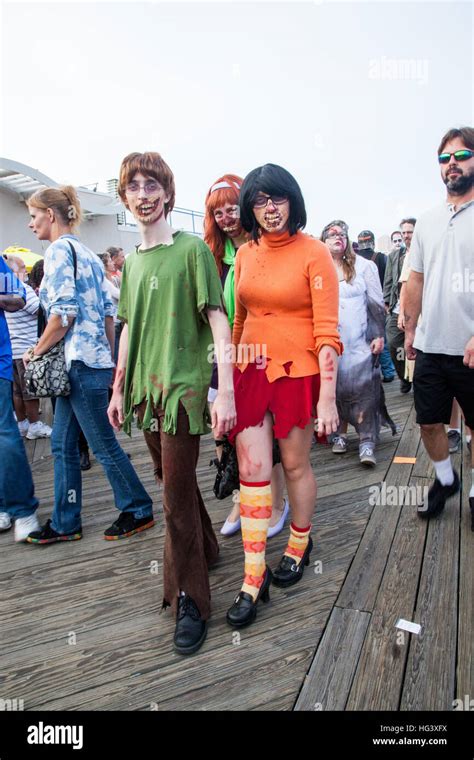 Scooby Doo Velma Zombie