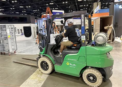 Difference Between A Forklift And A Telehandler Illuminating