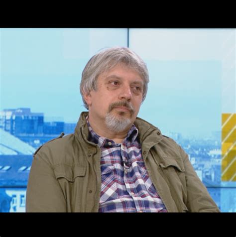 Проф Витанов за Омикрон Пожарът гори неравномерно Ето кога се очаква пикът За Жената