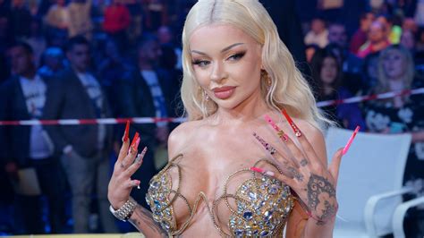 Katja Krasavice Gewagtes Nackt Kost M Zu Halloween