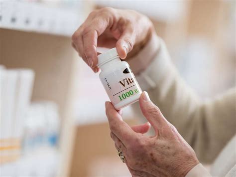 Vitamin B complex: Benefits, uses, side effects, risks, and dosage