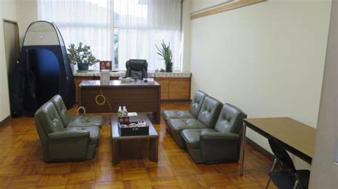 いろいろ撮影できる学校スタジオの校長室が控室になって アクセス抜群の大型撮影スタジオ