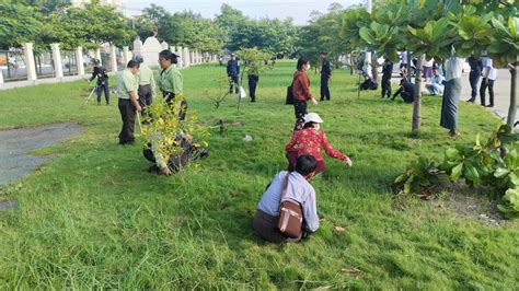 သန့်ရှင်းသာယာလှပရေးအတွက် စုပေါင်းသန့်ရှင်းရေး ဆောင်ရွက်နေမှုအား တိုင်းဒေသကြီး၀န်ကြီးချုပ် လှည့