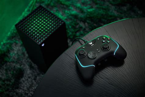 Razer's Wolverine V2 Chroma features interchangeable thumb sticks ...